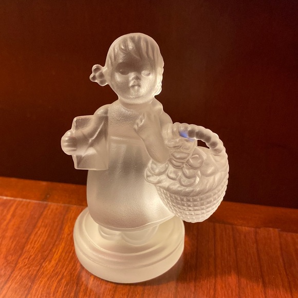 Goebel | Art | Vintage Meditation Girl Crystal Mi Hummel Figurine By ...